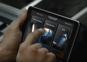 Take a closer look a the Touch Command tablet features in the BMW 7 ...
