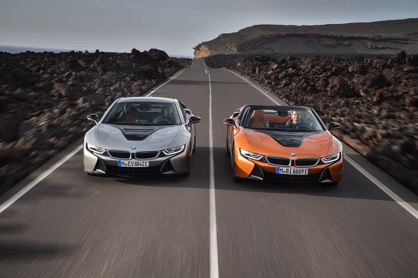 The First-Ever 2019 BMW i8 Roadster and new 2019 BMW i8 Coupe | Marlow ...